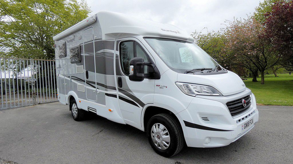 Used 2022 COMPASS AVANTGARDE CV40 motorhome For Sale in Derbyshire ...